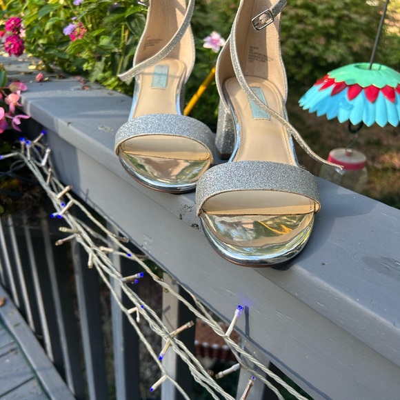 Betsey Johnson | Shoes | Betsey Johnson Silver Glitter Opentoe Heels 9 ...